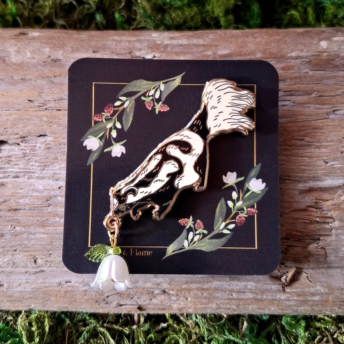Spotted Skunk Enamel Pin – Forager Vintage