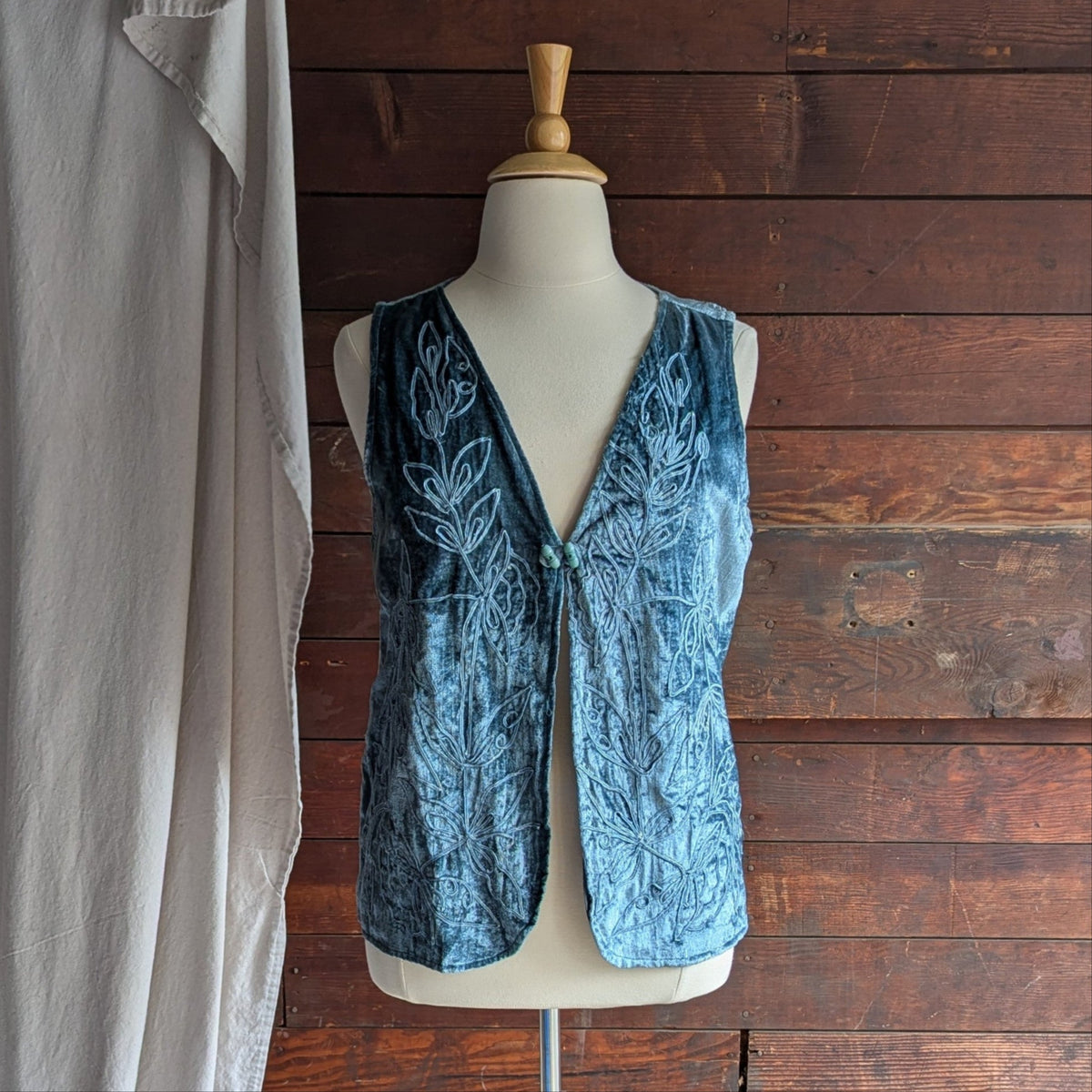 90s Vintage Dusty Blue Crushed Velvet Vest – Forager Vintage
