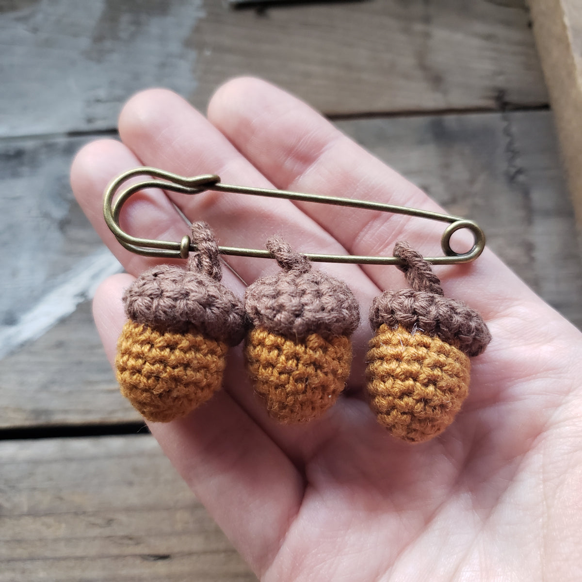Crochet Acorns Brooch Pin, Acorn Accessory on a Brass Pin – Forager Vintage